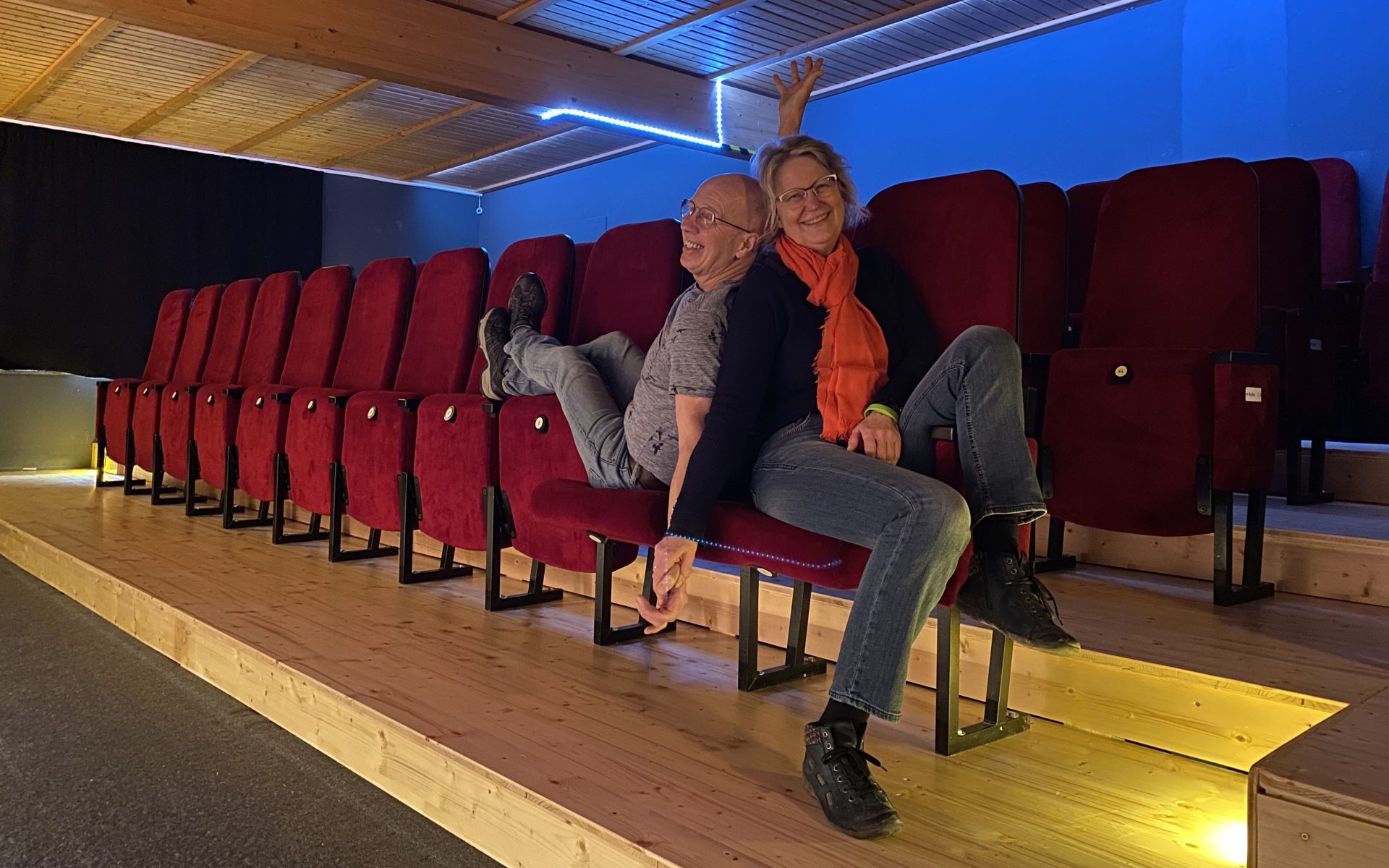 Hoftheater Scharzfeld: Neue Spielzeit in neuen Theatersesseln - Harzer Hof